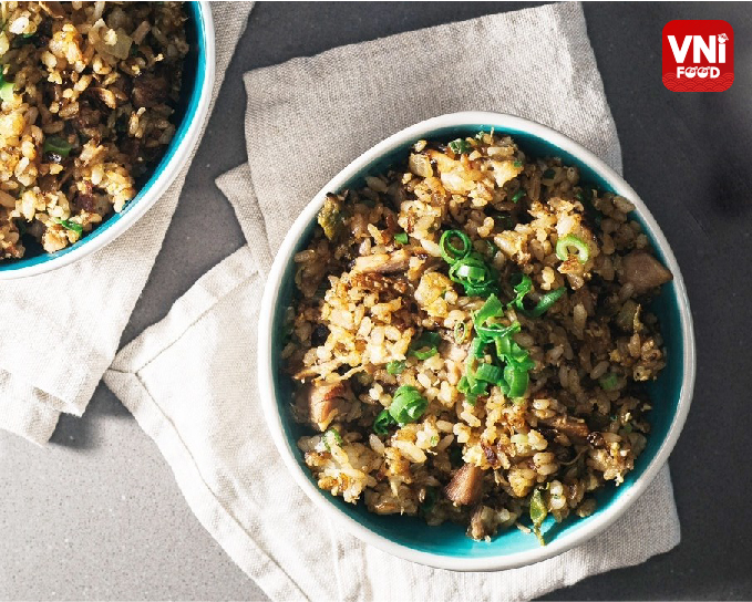 FRIED RICE WITH CHICKEN AND PICKLES - VniFood