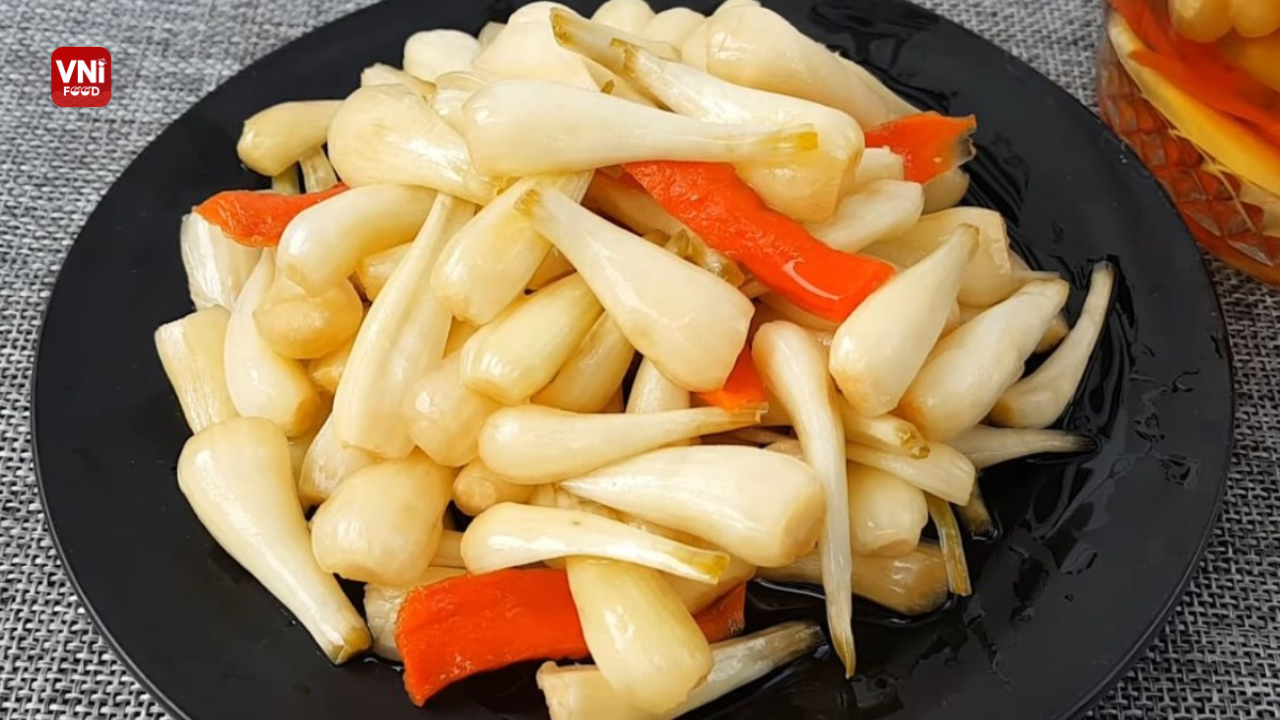 Vietnamese Pickled Head Scallions (Dua Cu Kieu)
